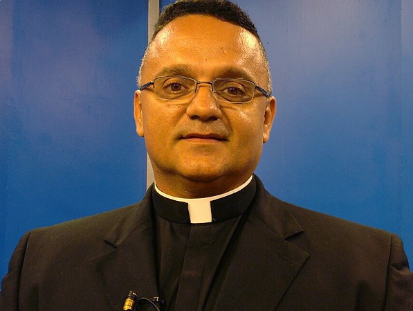 Papa Francisco: Temos que derrubar muros e construir pontes. | Catolicanet